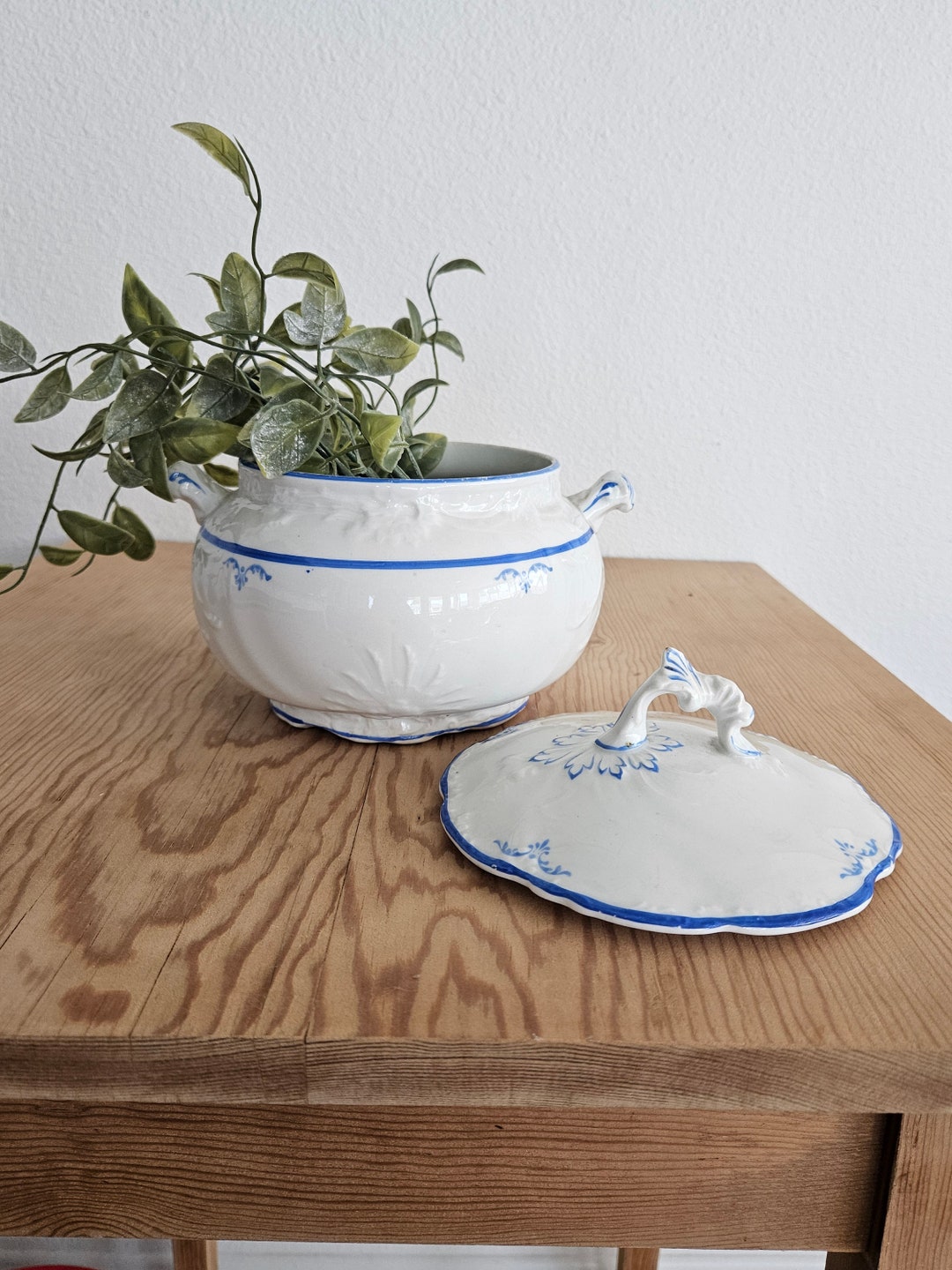 Gosser Porcelain White and Blue Trim Crock, Stoneware Biscuit Jar ...