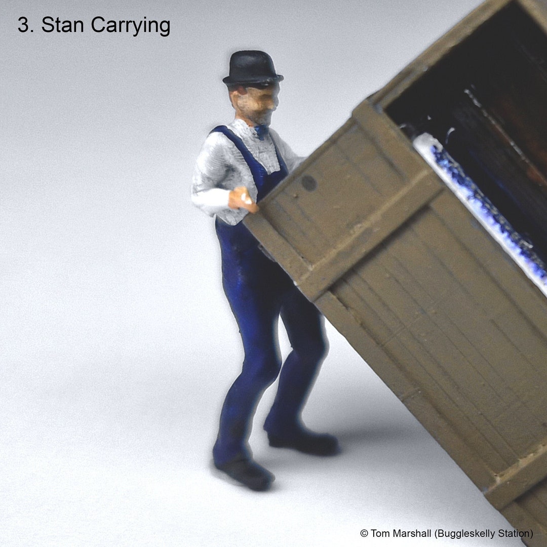 Stan Laurel - Pose 3 (carrying) - Scale Model Figure Figurine - Model ...