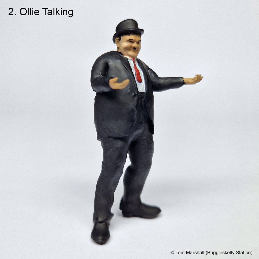 Ollie (oliver Hardy) - Pose 2 (talking) - Scale Model Figure Figurine ...