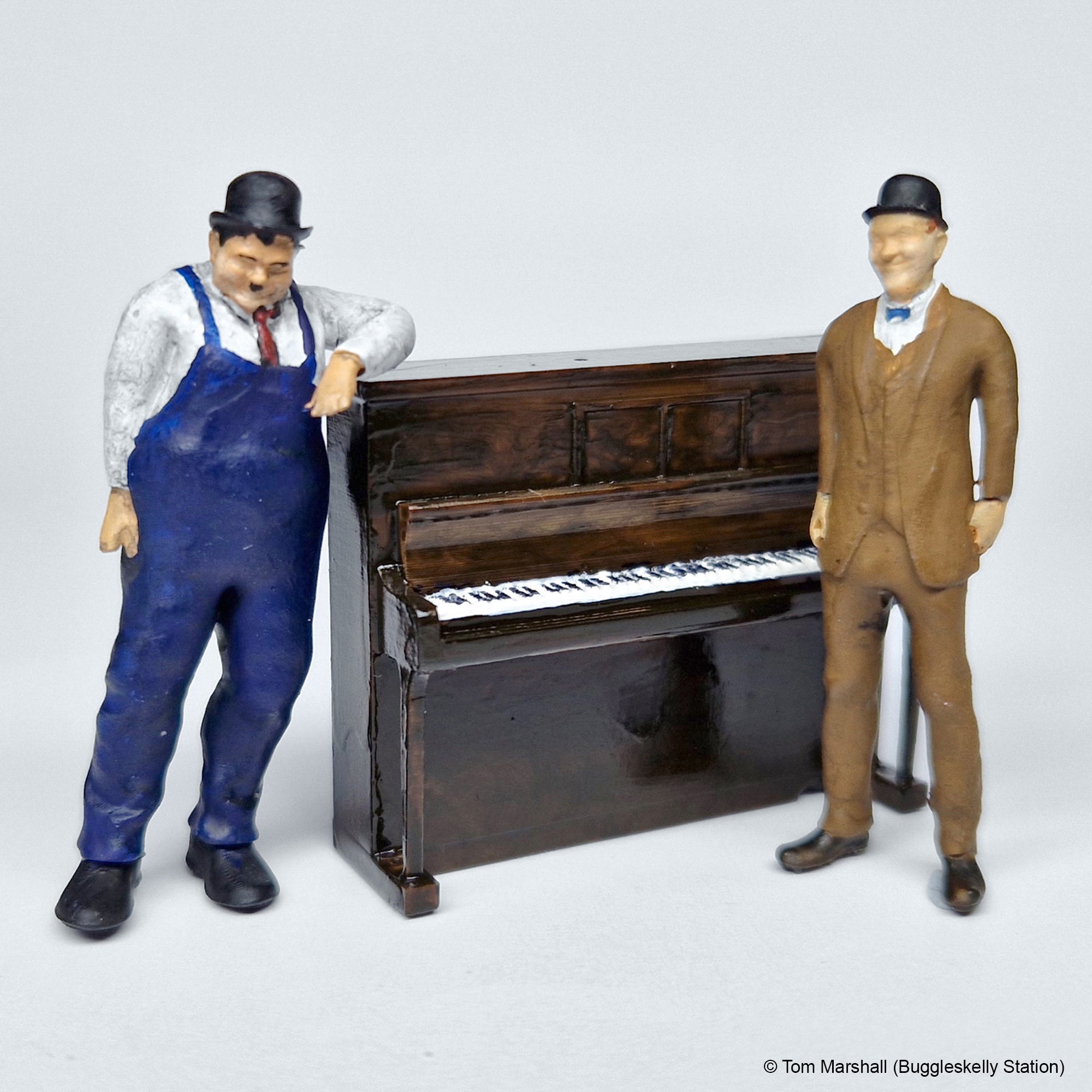 Ollie (oliver Hardy) - Pose 5 (leaning) - Scale Model Figure Figurine ...