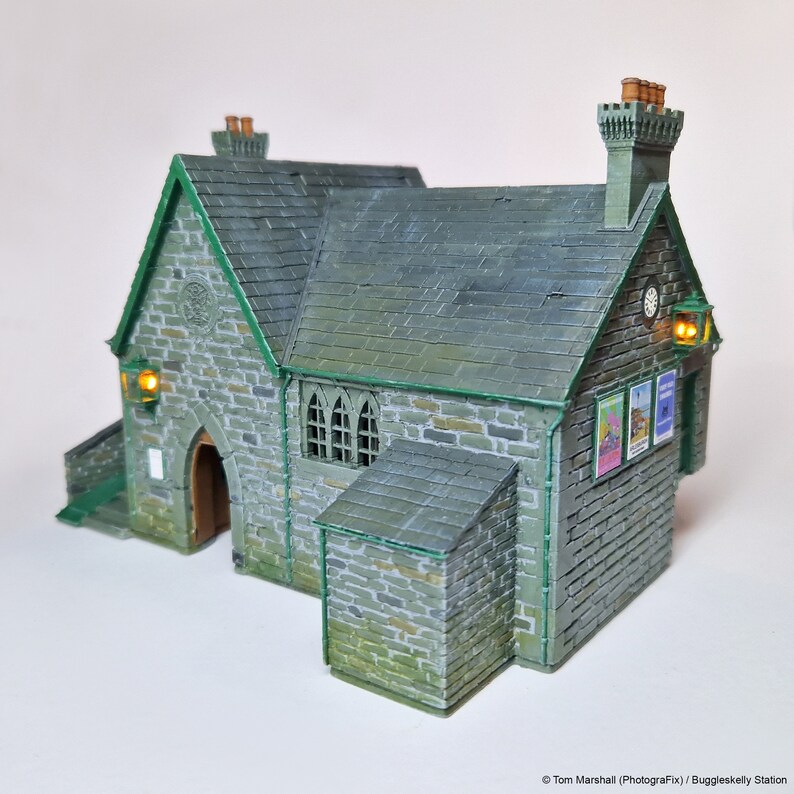 Crovan's Castle Station N, TT, TT3, OO & O Gauge Model Railway Railroad ...