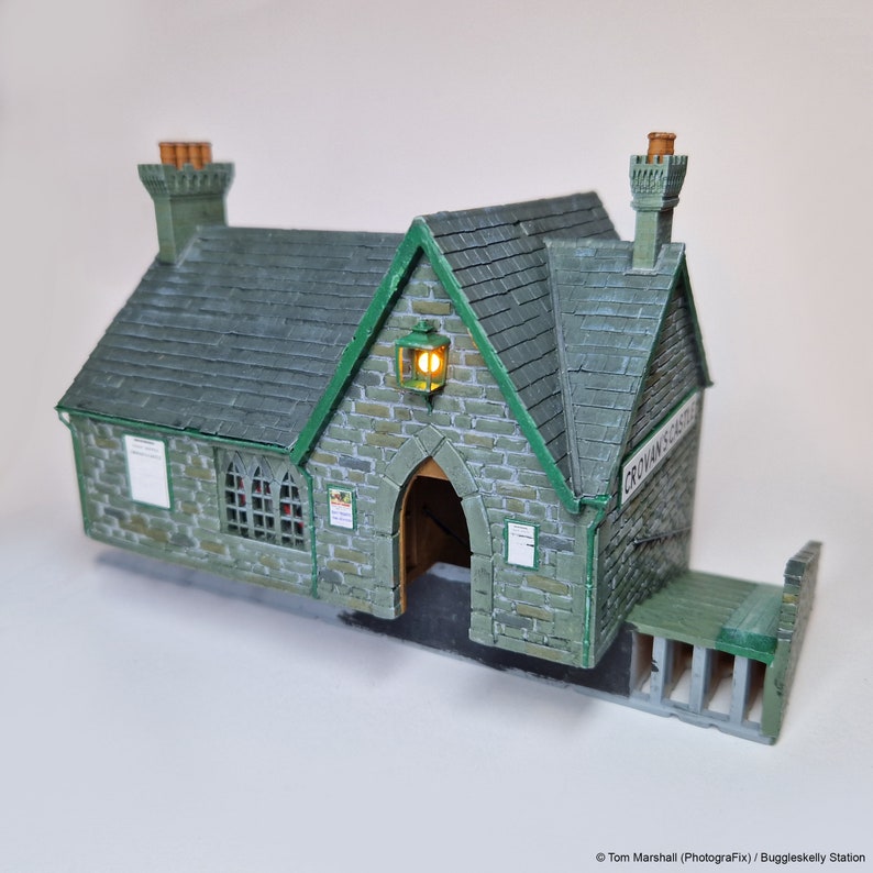 Crovan's Castle Station N, TT, TT3, OO & O Gauge Model Railway Railroad ...