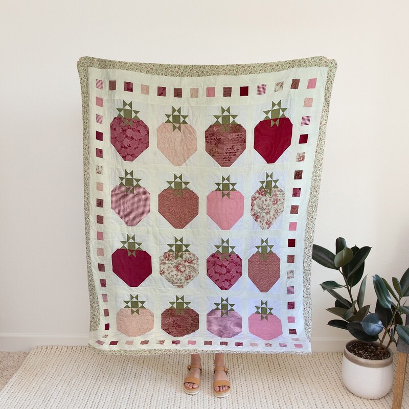 Strawberry Quilt - Etsy