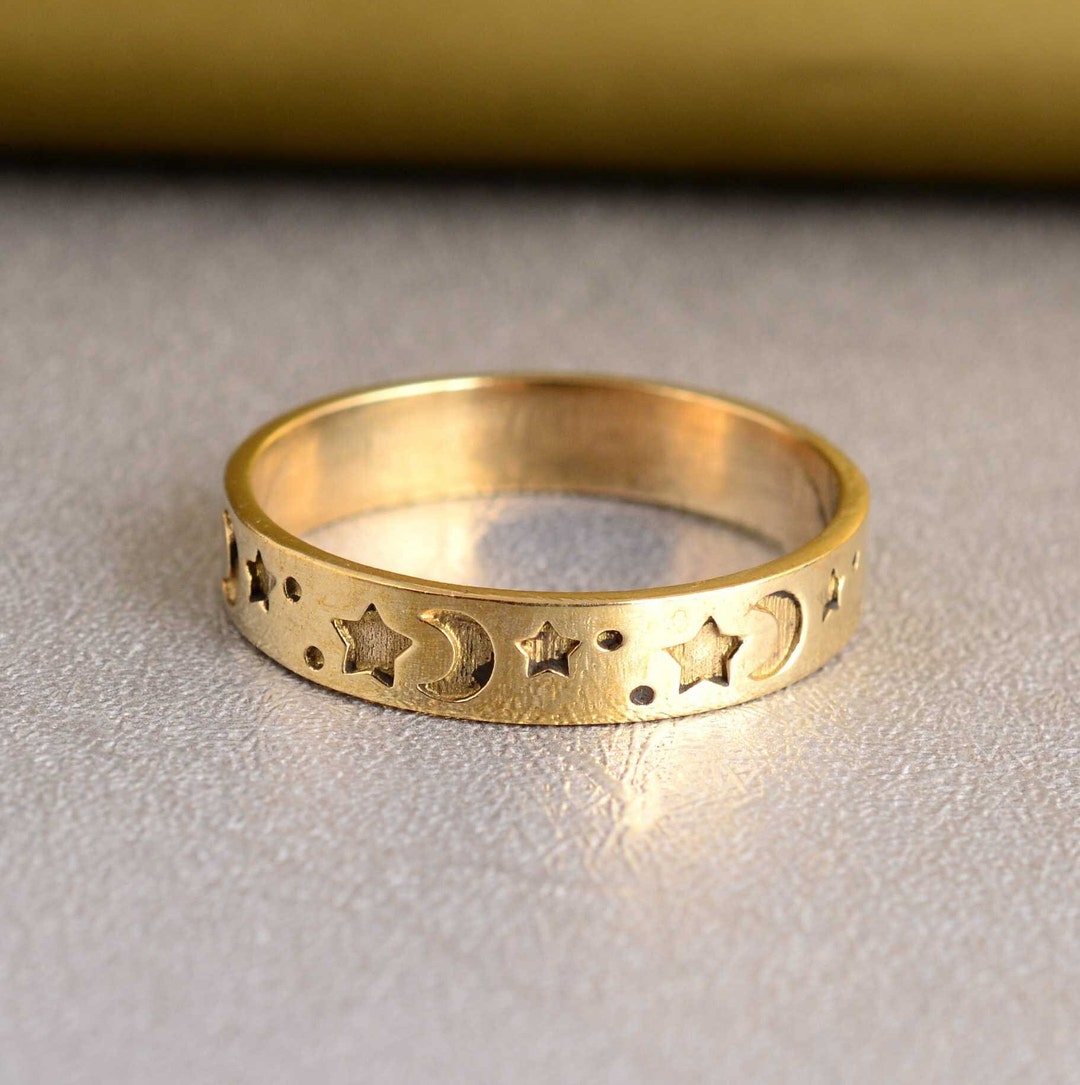 Filigree Moon and Star Ring: Gold Floral Brass Band - Etsy