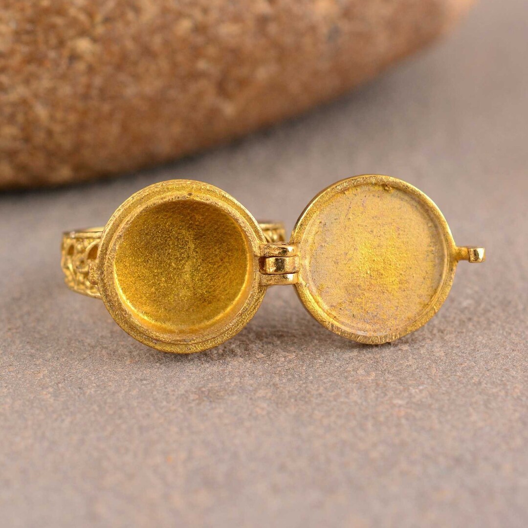 Gold Poison Ring, Box Ring, Secret Compartment Ring, Pill Box Ring ...