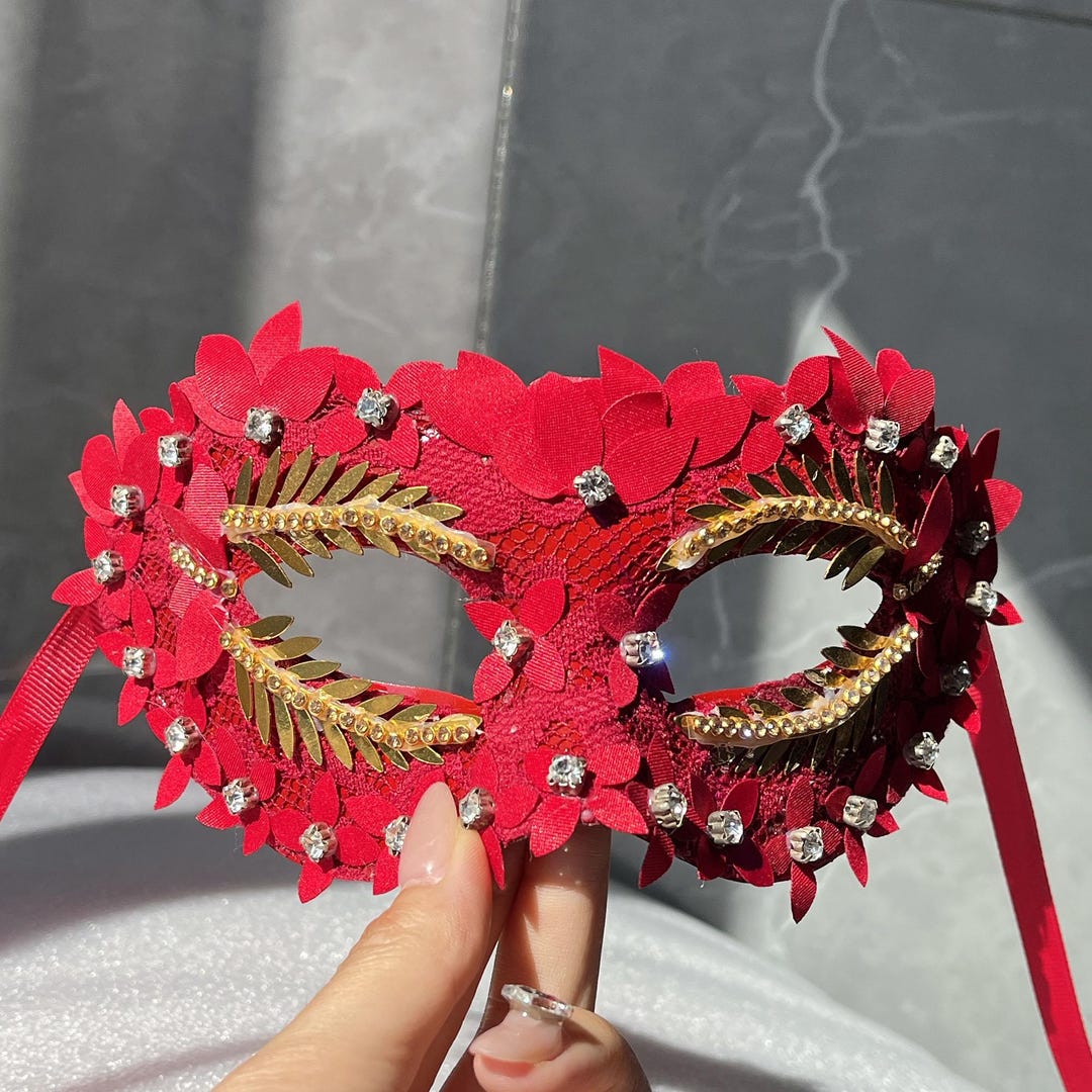 Luxury Red Feather Mask – Must Have for Halloween/masquerade/wedding ...