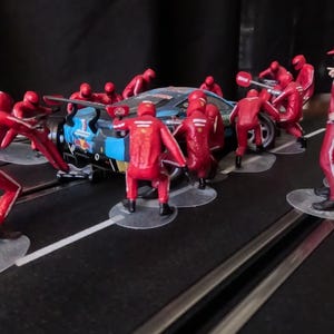 Formula 1 Pit Crew Stls in 1/32 Scale for 3D Printing. Digital Files ...