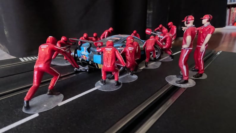 Formula 1 Pit Crew Stls in 1/32 Scale for 3D Printing. Digital Files ...