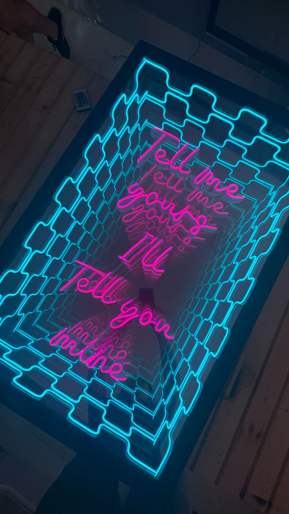 Infinity Mirror İnfinity Custom Text Neon Mirrror Led Neon Mirror Wall ...