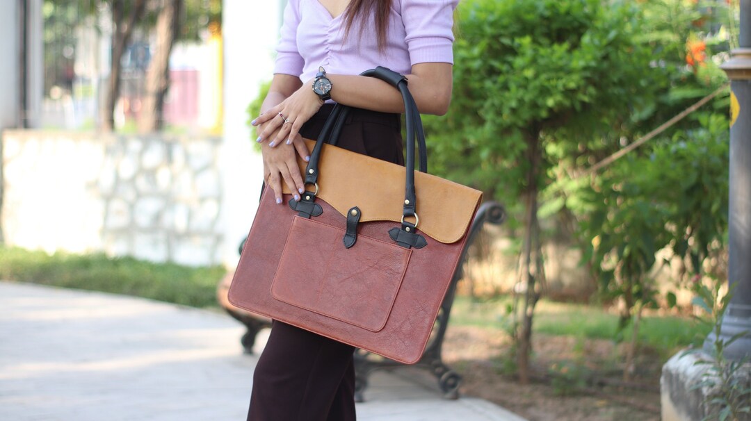 Two Tone Genuine Leather Laptop Carry Bag, Leather Laptop Messenger ...