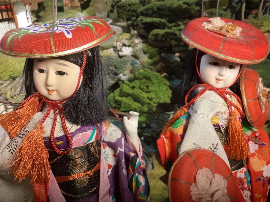 Set of Japanese Geisha Sisters - Matching Black Stands - 9 Inch - Etsy