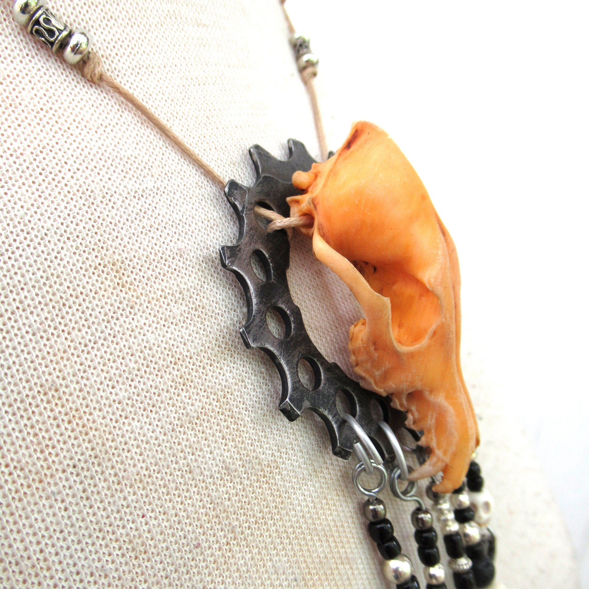 Wile-e post-apocalyptic Themed, Coyote Skull Necklace - Etsy