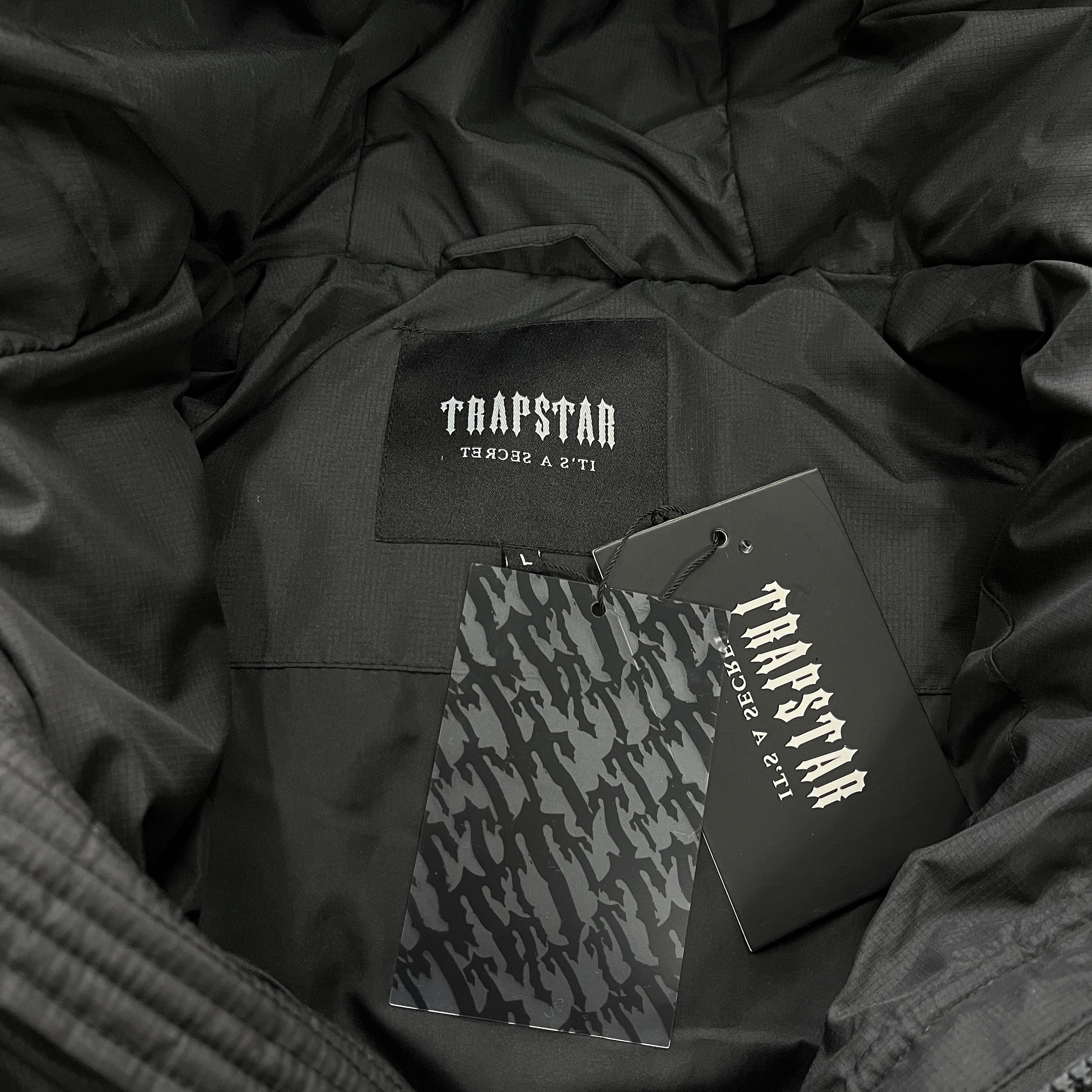 Chaqueta acolchada con capucha Trapstar en negro - Etsy España
