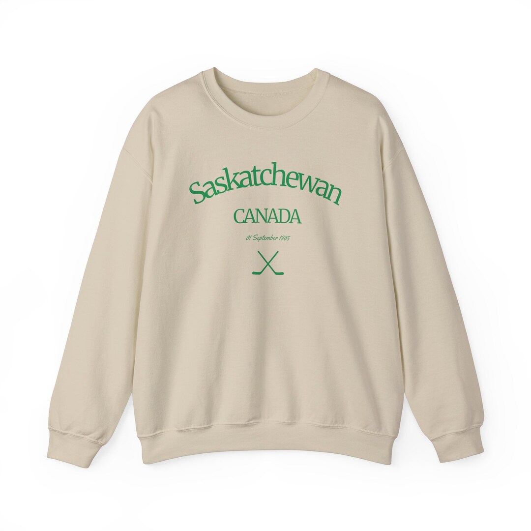 Saskatchewan Canada Hockey Love Crewneck Sweater, Women's Clothing, Men ...