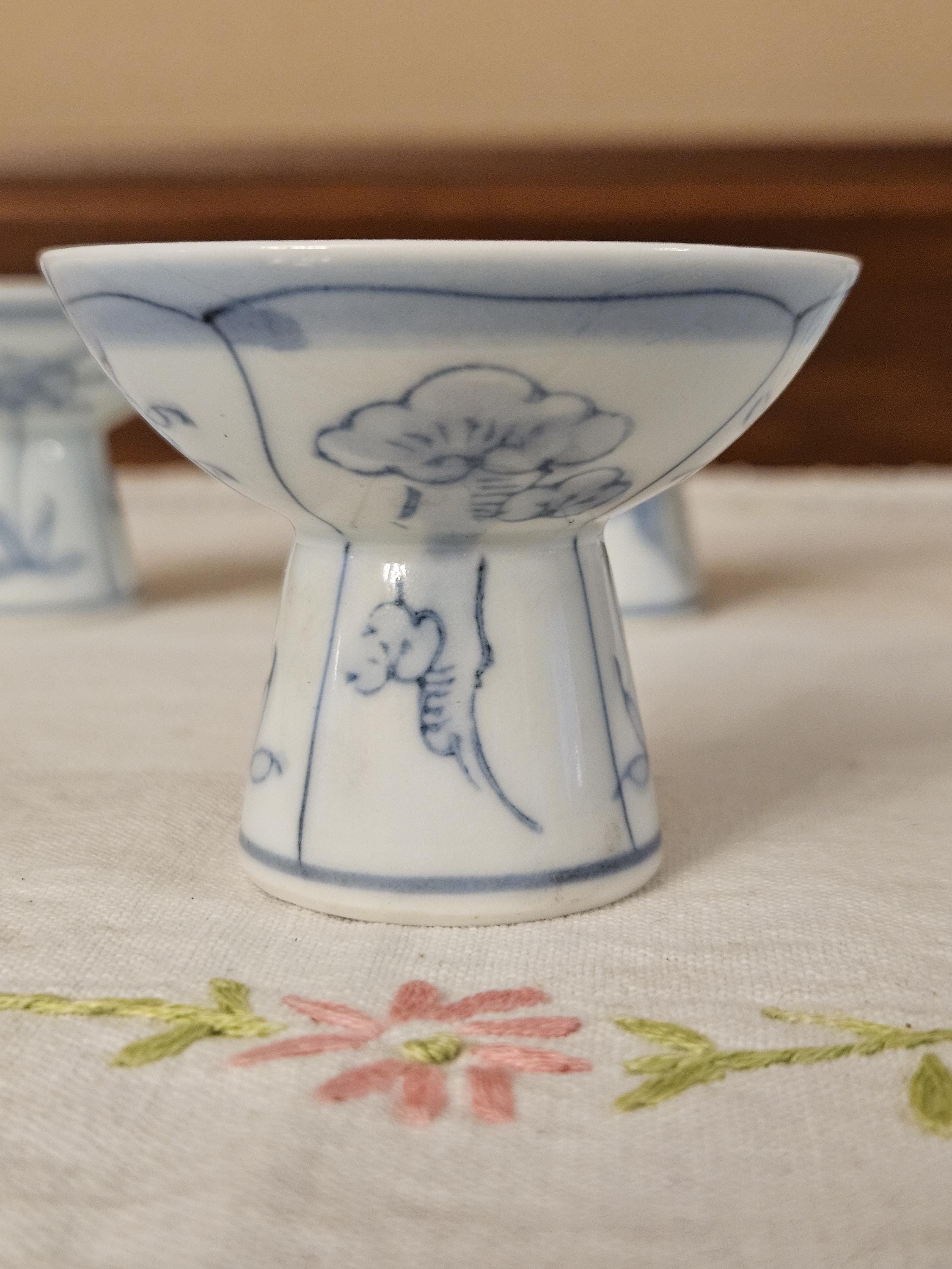 Vintage Set of 4 Sake Cups. Floral Design. - Etsy