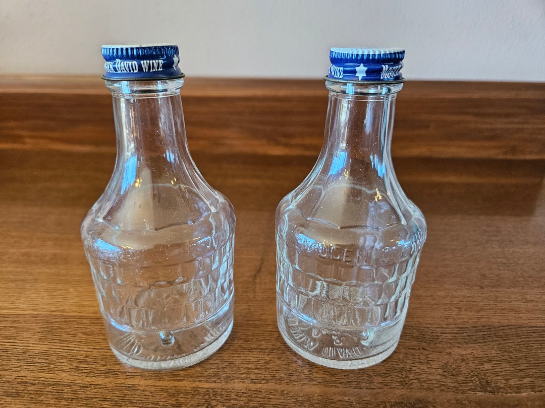 Pair of Vintage Mogen David Miniature Embossed Wine Bottles (4 Oz) - Etsy