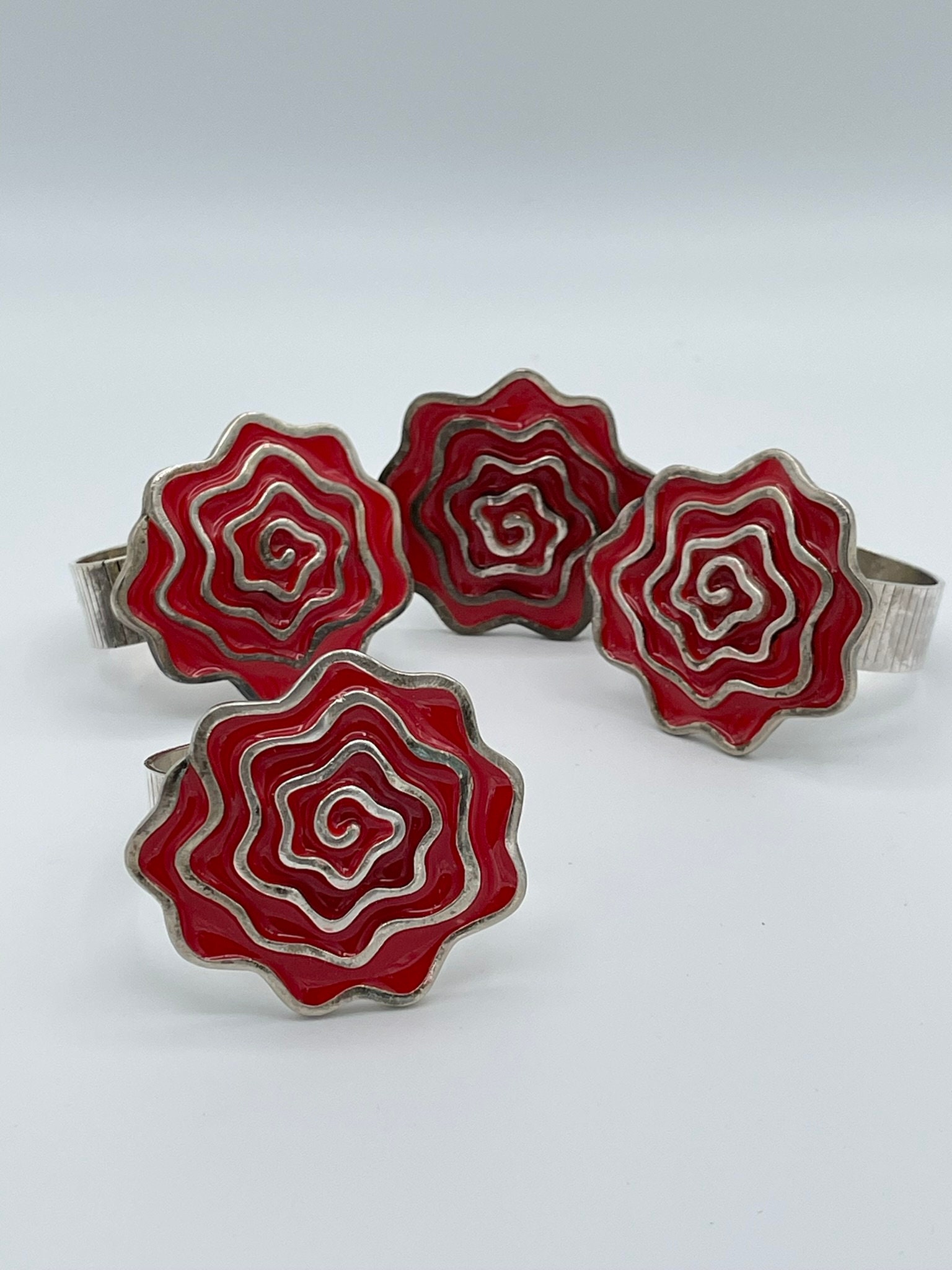 4 Silvestri Mark Switzer Metal & Enamel Napkin Rings, Red Silver Napkin ...