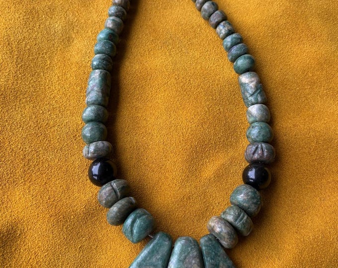 Jade and Obsidian Necklace - Etsy