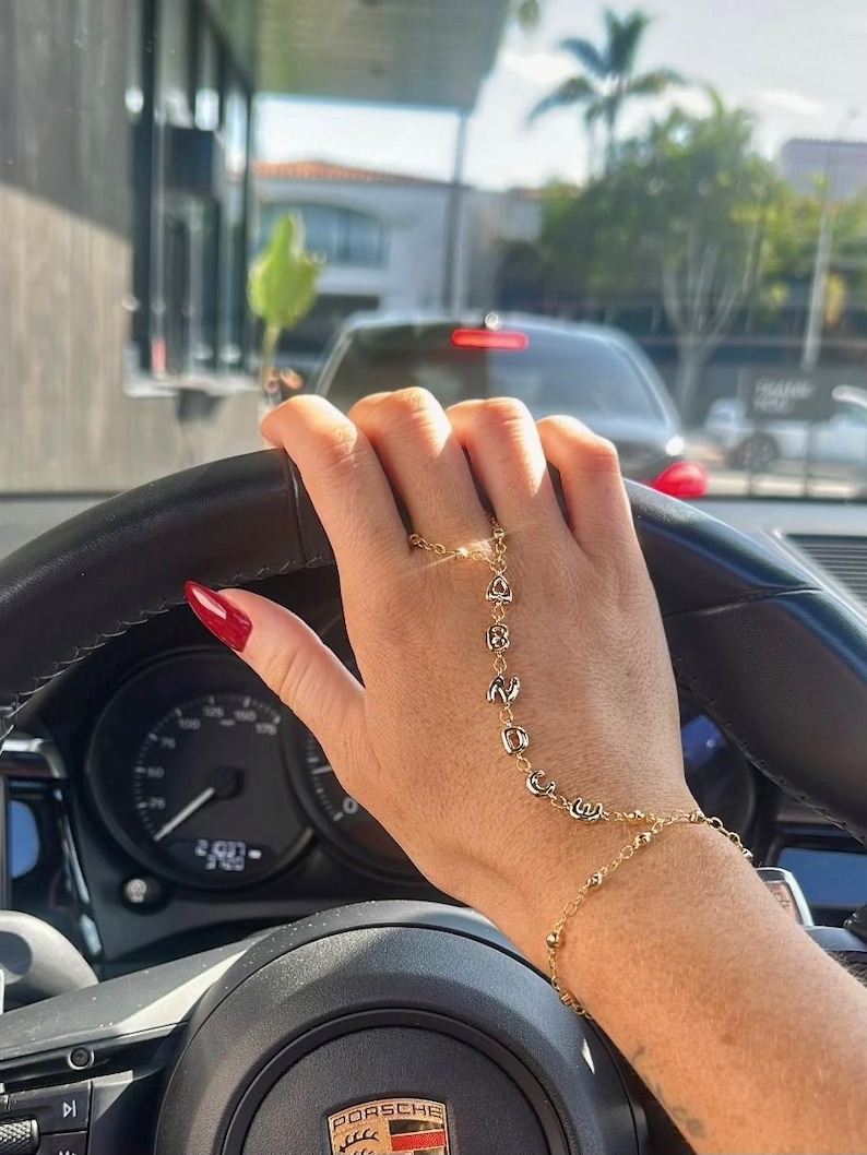 Custom Name Hand Chain Bracelet Gold Personalized Hand Chain Dainty ...