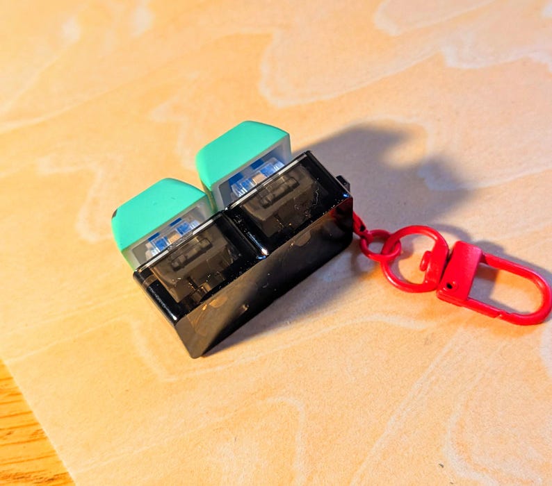 Futaba Sakura Persona 5 Keyboard Keycap Keychain Fidget - Etsy