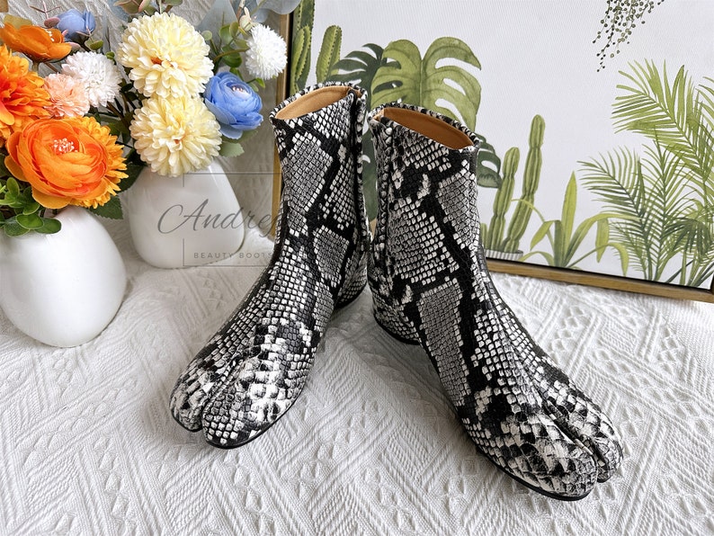Silver Snake Pattern Tabi Split Toe Boots, Chunky Round Heels Tabi ...