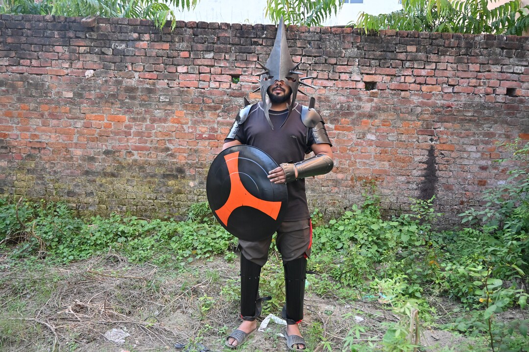 Medieval Armour Set Accessories Nazgul Helmet Heater Shield Armour ...