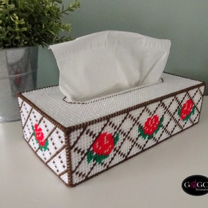 PDF Roses Tissue Box Cover, Plastic Canvas Needlework, 7 Count Pattern ...