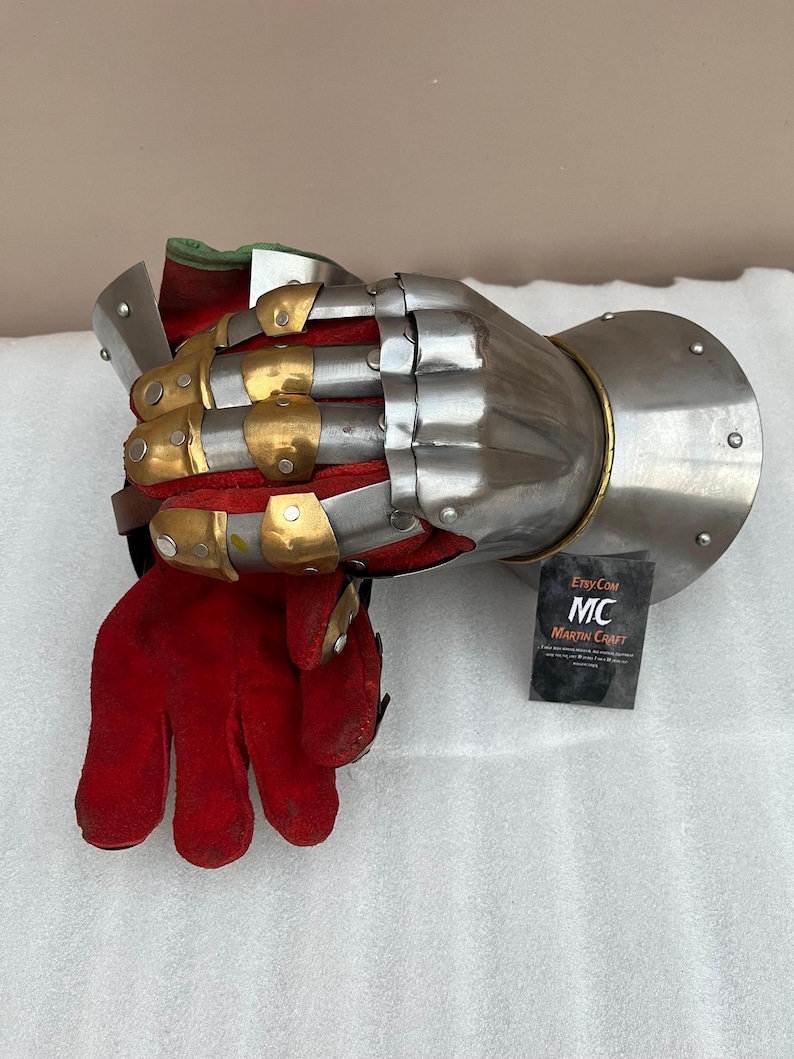 Handmade Medieval Knight Gauntlets: Steel & Leather Armor Gloves - Etsy