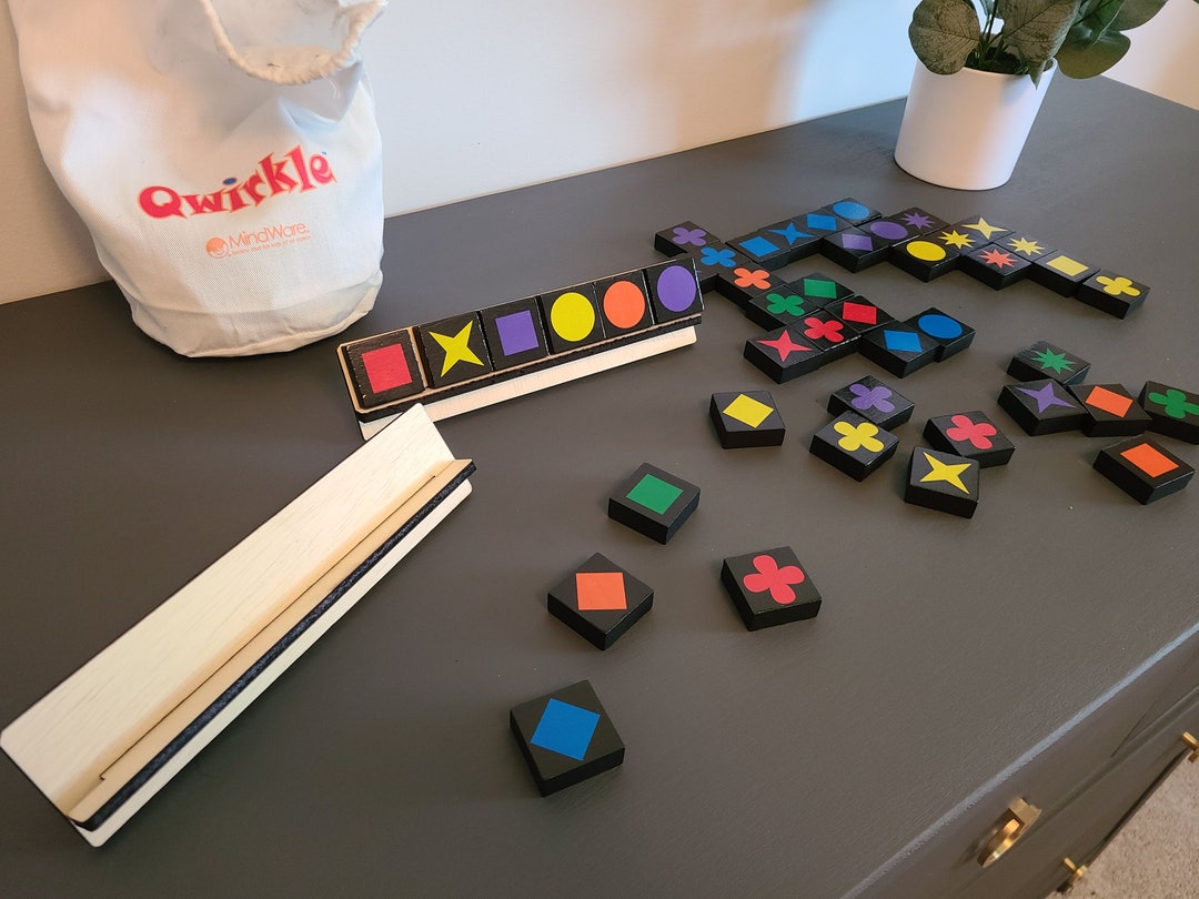 Board Game Accessory: Tile Holder for Qwirkle, Scrabble, Bananagram (4 ...