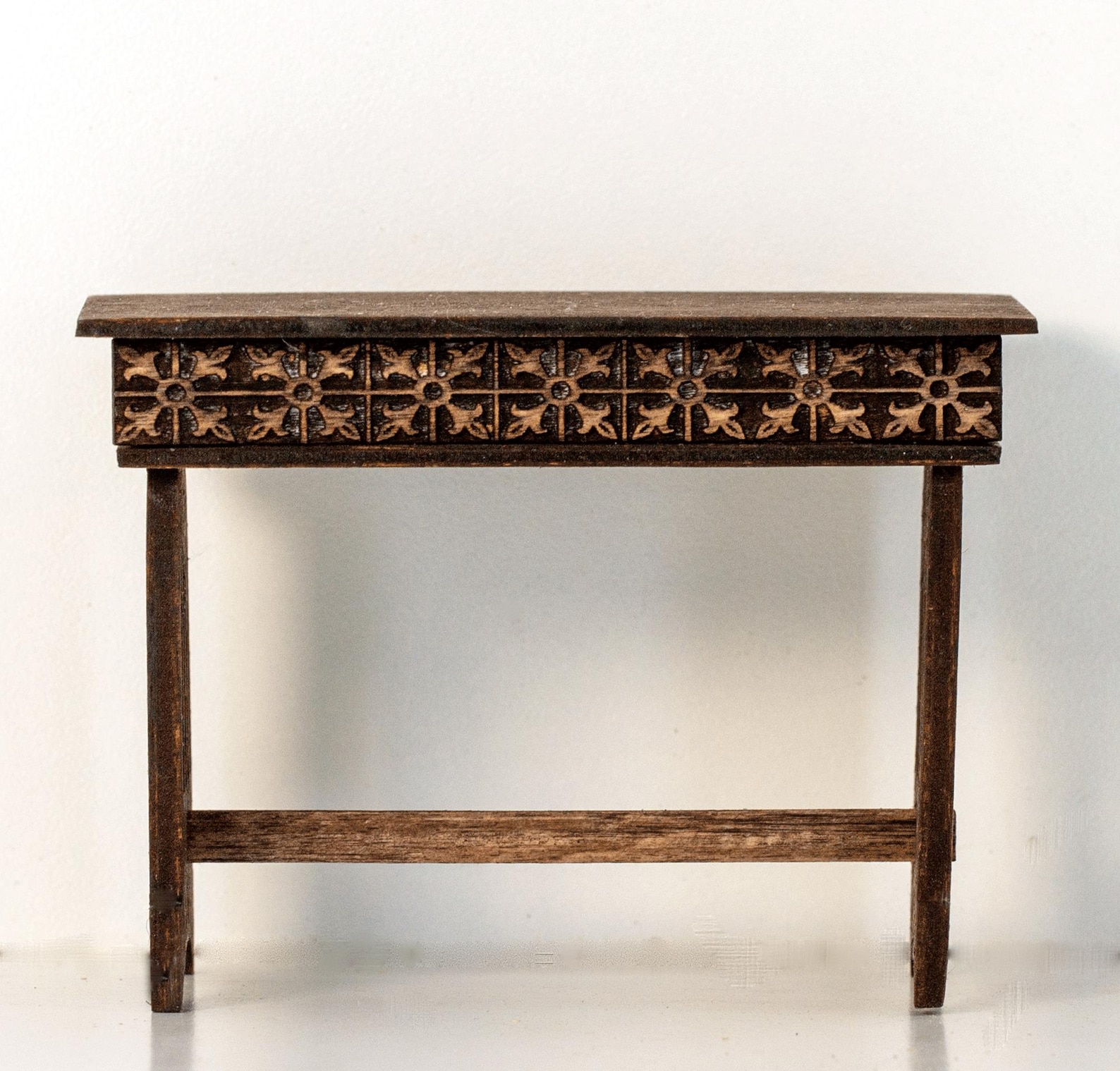 Miniature Medieval Gothic Style Writing Desk - 1 12 or 1 24 Scale Kit ...