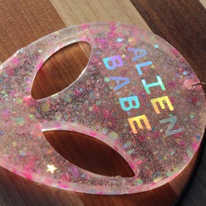 Alien Head Necklace - Cosmic Colors Glitter Resin Charm, Trendy Alien ...