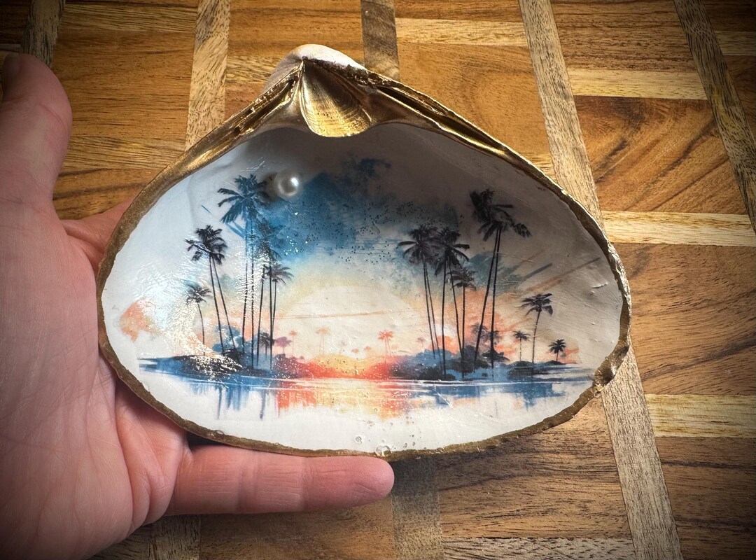 Beach Palm Trees Clam, Shell Art, Palm Trees, Decor, Jewelry Trinket ...