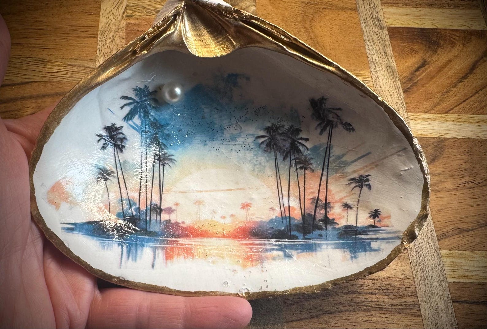 Beach Palm Trees Clam, Shell Art, Palm Trees, Decor, Jewelry Trinket ...