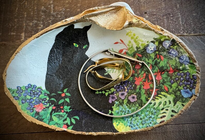 DECOUPAGE XL CLAM, Black Cat, Shell Art, Wedding Gift, Beach Decor ...
