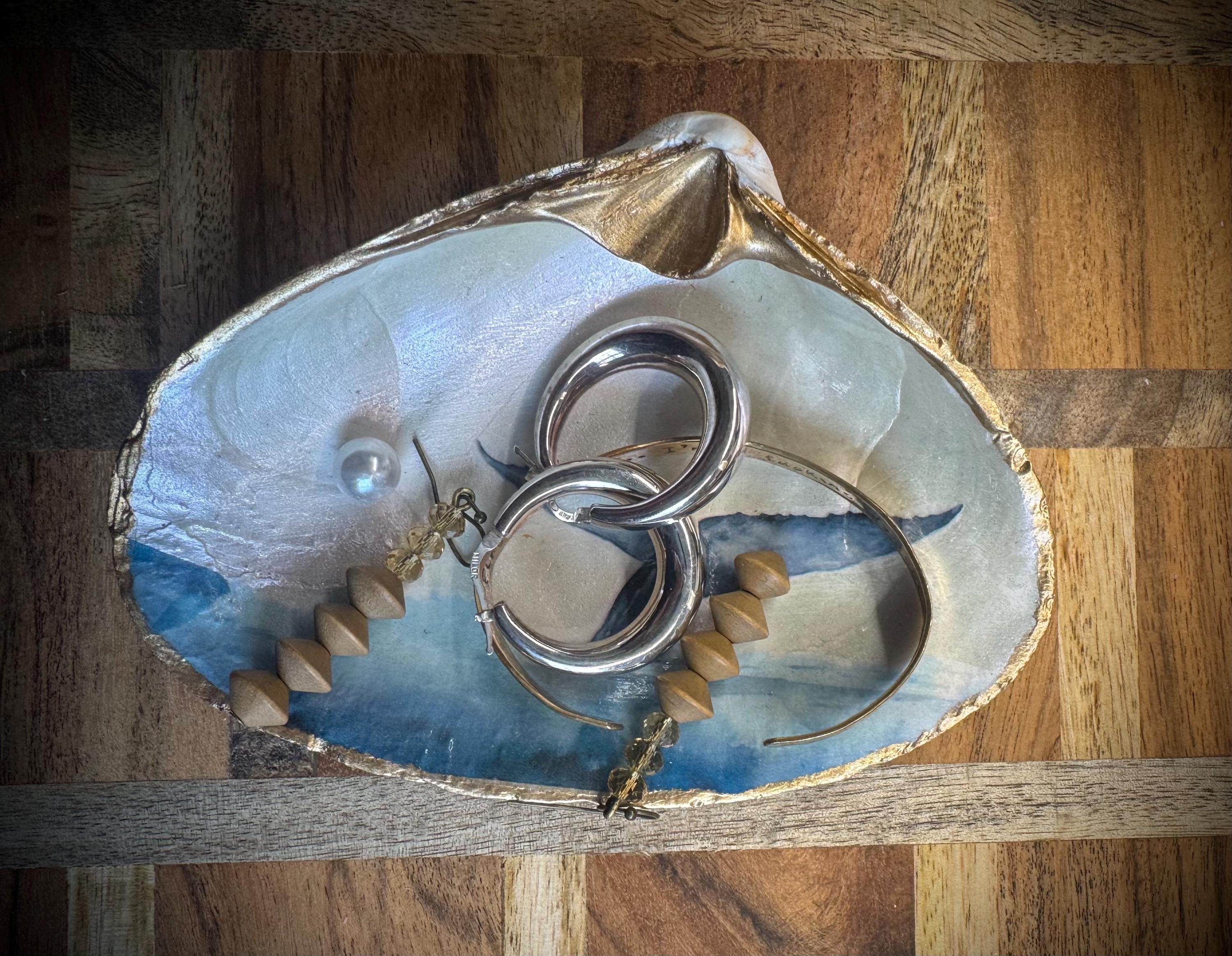 Whale Tail Decoupage Clam, Shell Art, Whale, Beach Decor, Jewelry ...