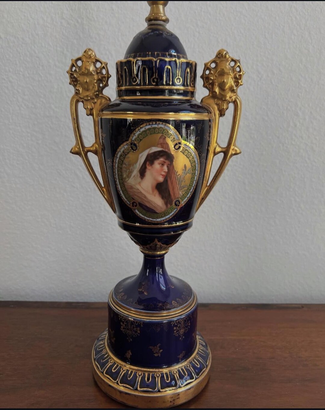 Royal Crown Vienna Porcelain Handpainted Portrait Lamp - Etsy