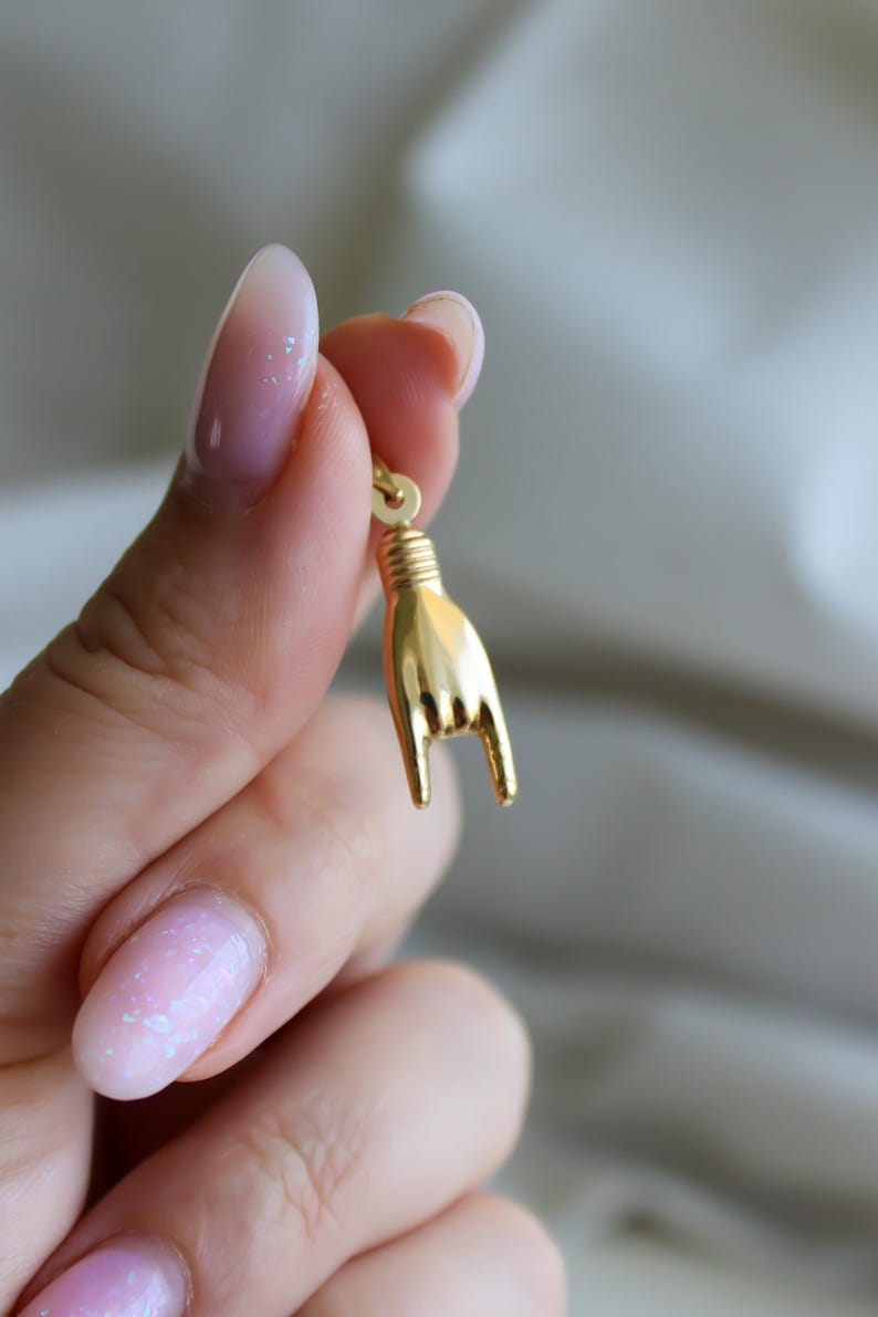 10k Solid Gold Rock N Roll Hand Sign Pendant, Mano Cornuto Necklace ...