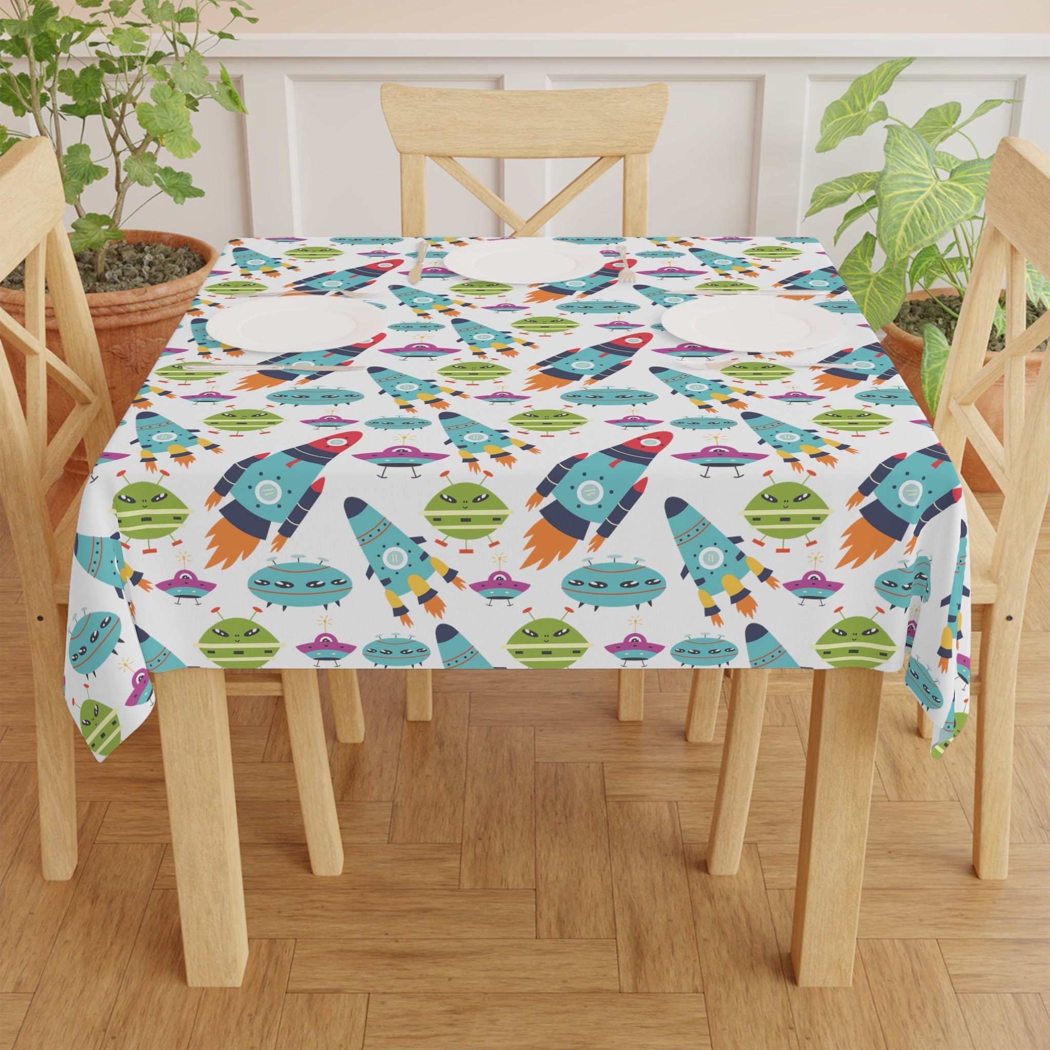 Spaceships and Aliens Birthday Party Tablecloth, Table Decorations ...