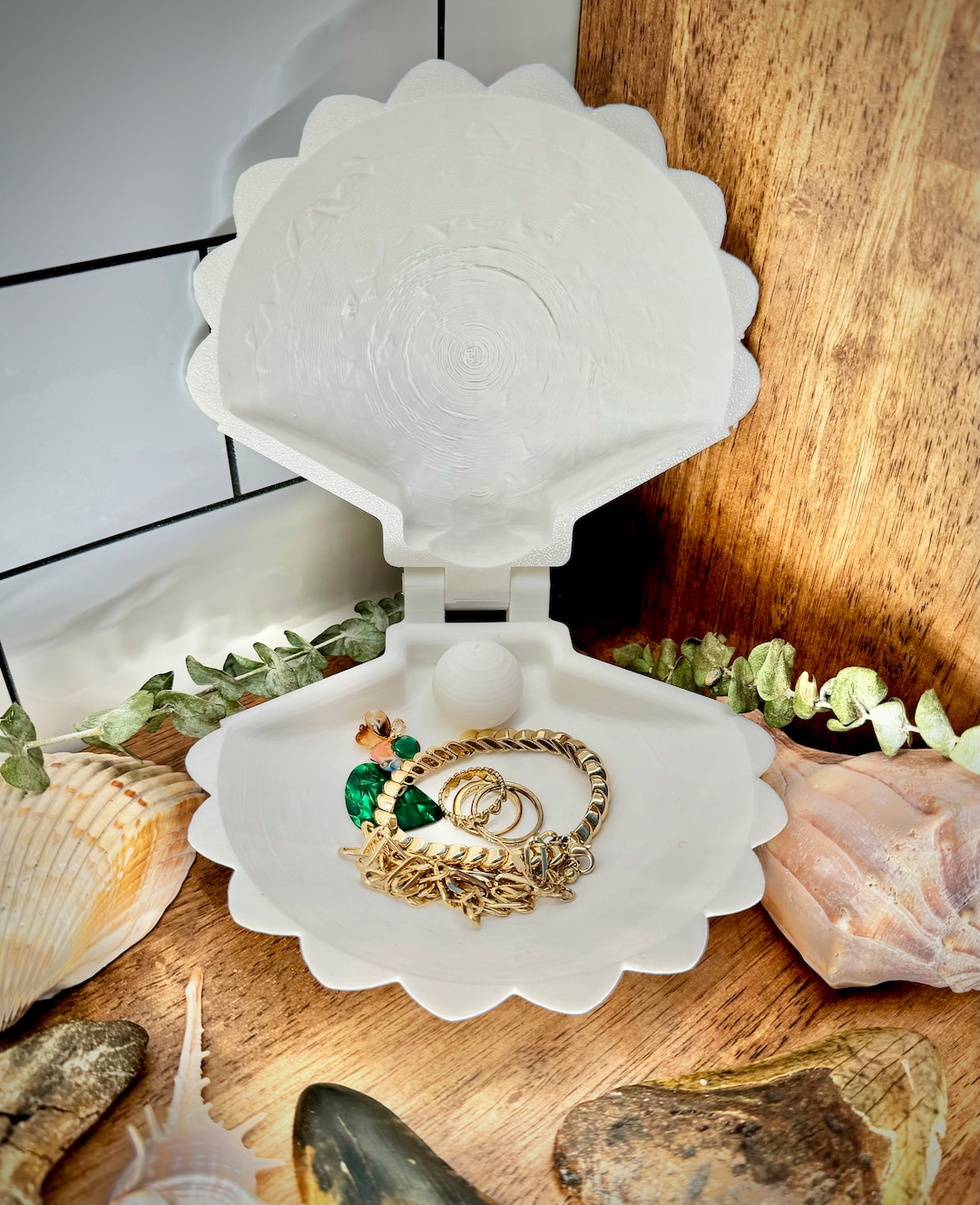 Awesome Scallop Shell Jewelry Box With Pearl Detail: Elegant Two-piece ...