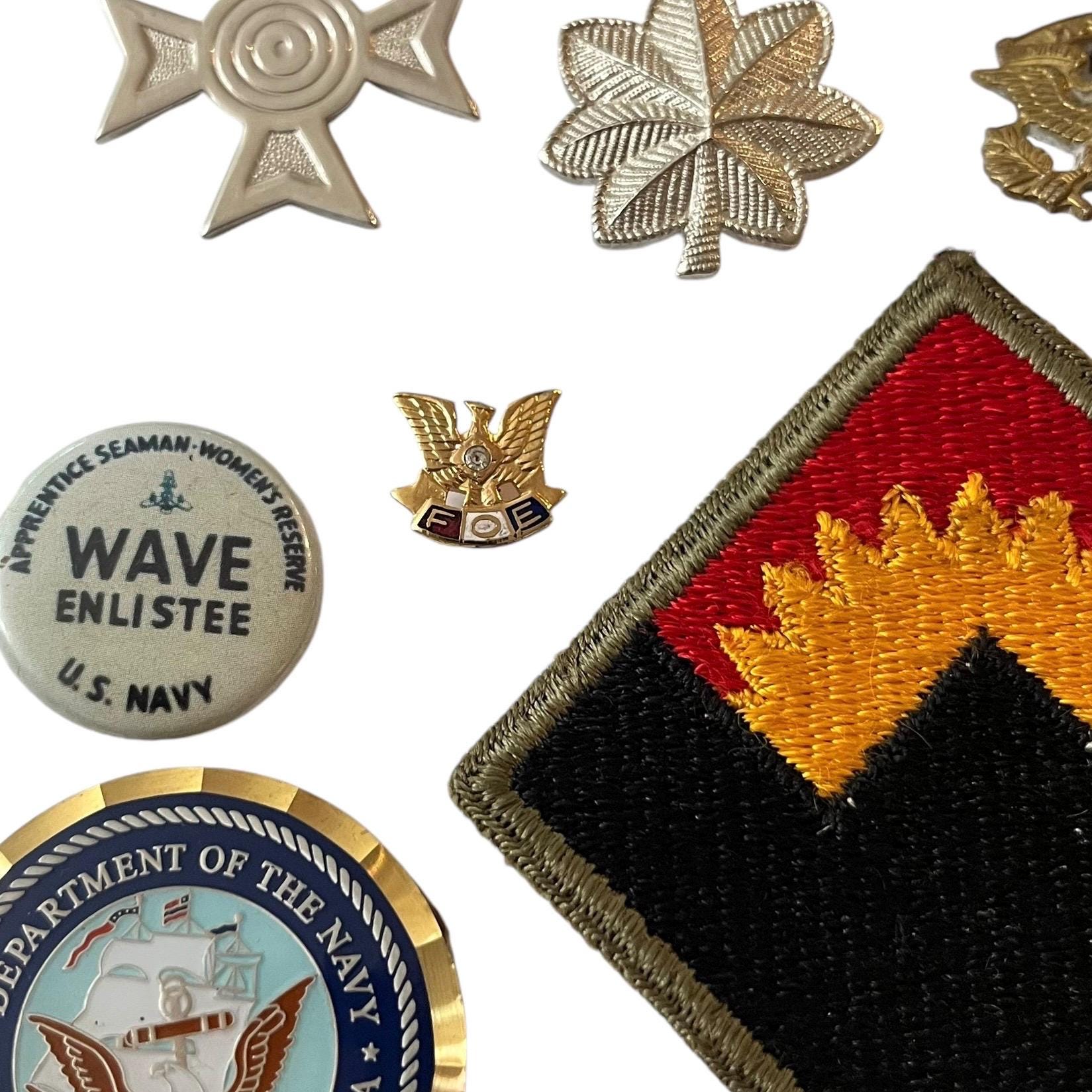 Army Pins, Badges Honors Awards Crest Solder WWII, Vietnam Military ...