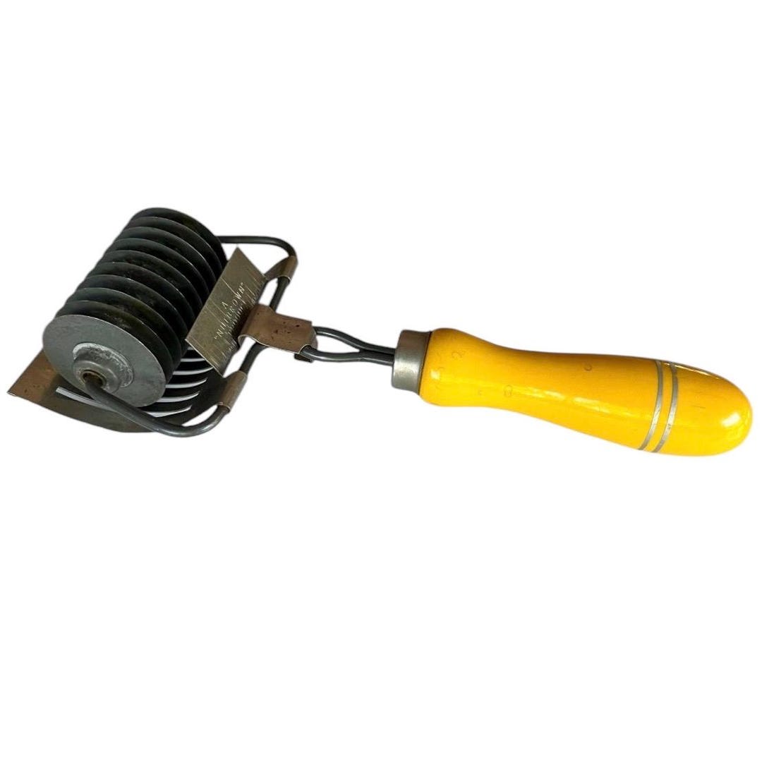 Vintage Nutbrown Chopper / Pasta Cutter Utensil Yellow Handle Made in ...