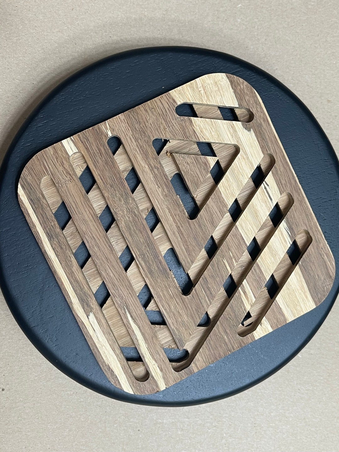Double Sided Cut Bamboo Trivet With Triangular Design - Etsy