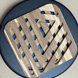 Double Sided Cut Bamboo Trivet With Triangular Design - Etsy