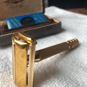 Original Gold Gillette Milord One-piece TTO Razor Set With Case ...