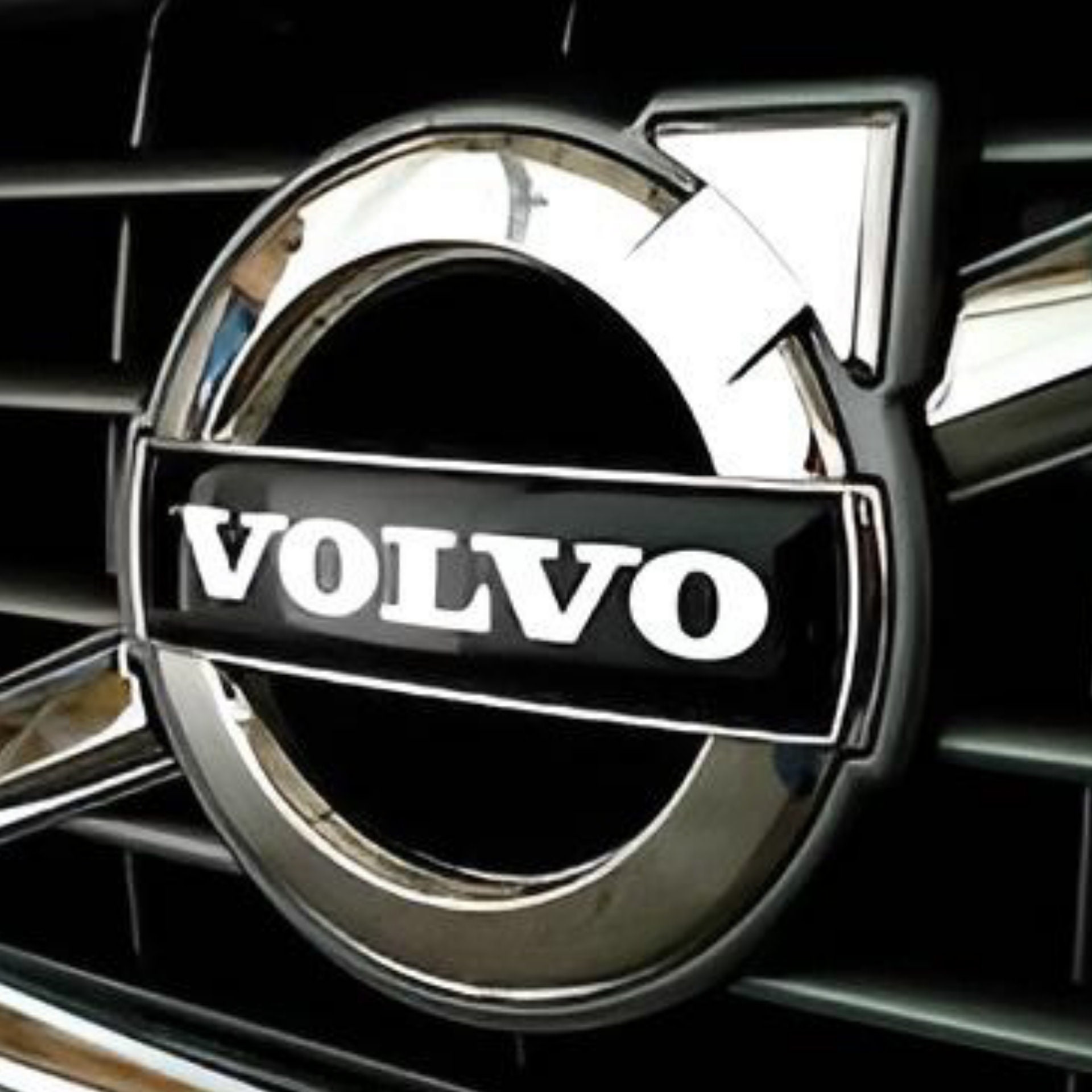 Volvo R Logo Wallpaper