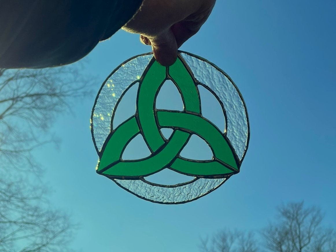 Green Celtic Infinity Trinity Knot Stained Glass, Glass Art, Suncatcher ...
