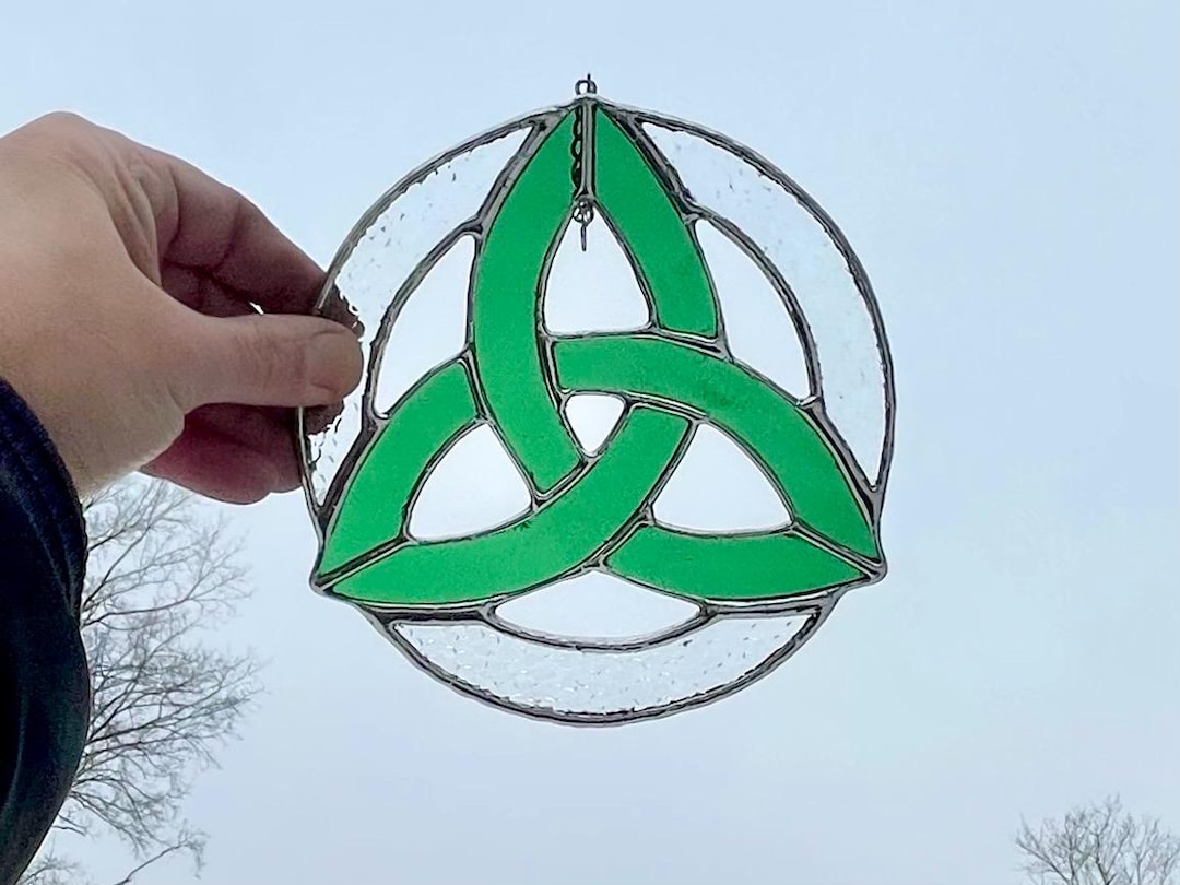 Green Celtic Infinity Trinity Knot Stained Glass, Glass Art, Suncatcher ...