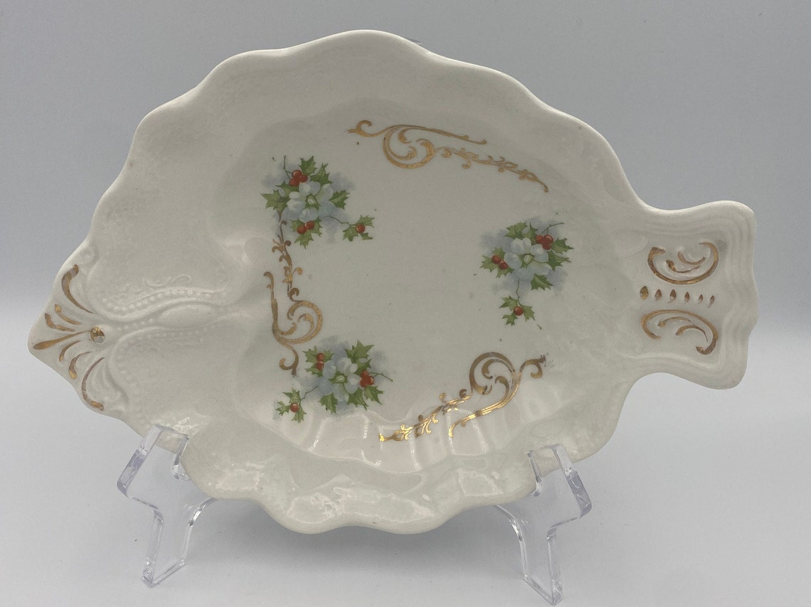 Homer Laughlin the Angelus Holly Pickle Dish With Scalloped and ...