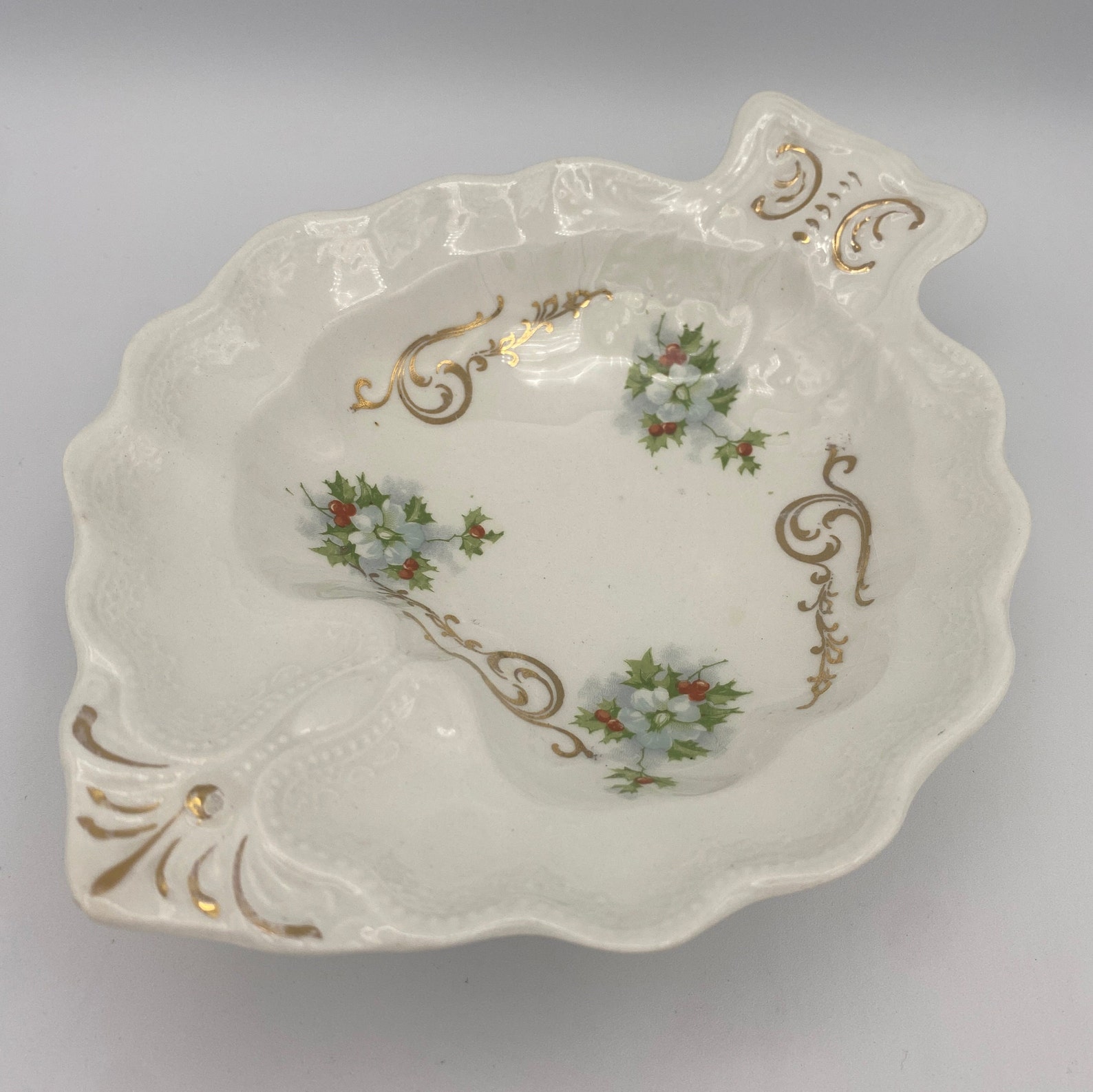 Homer Laughlin the Angelus Holly Pickle Dish With Scalloped and ...