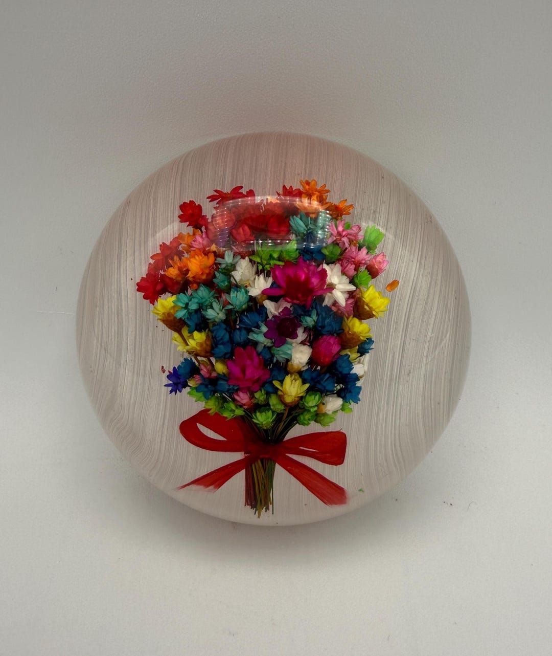 Lucite Paperweight With Encased Colorful Flower Bouquet – Vintage ...